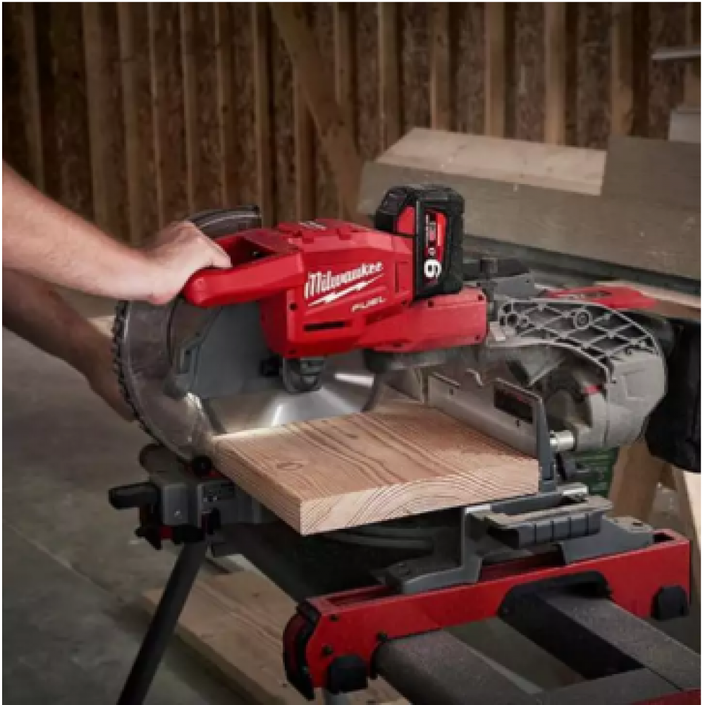 MILWAUKEE M18 FUEL DUAL BEVEL SLIDING COMPOUND MITRE SAW (BARE TOOL ...
